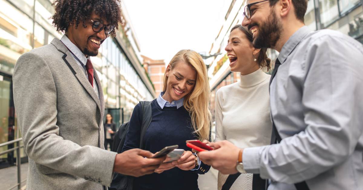 Networking at Conferences: Why Digital Business Cards Are a Must-Have